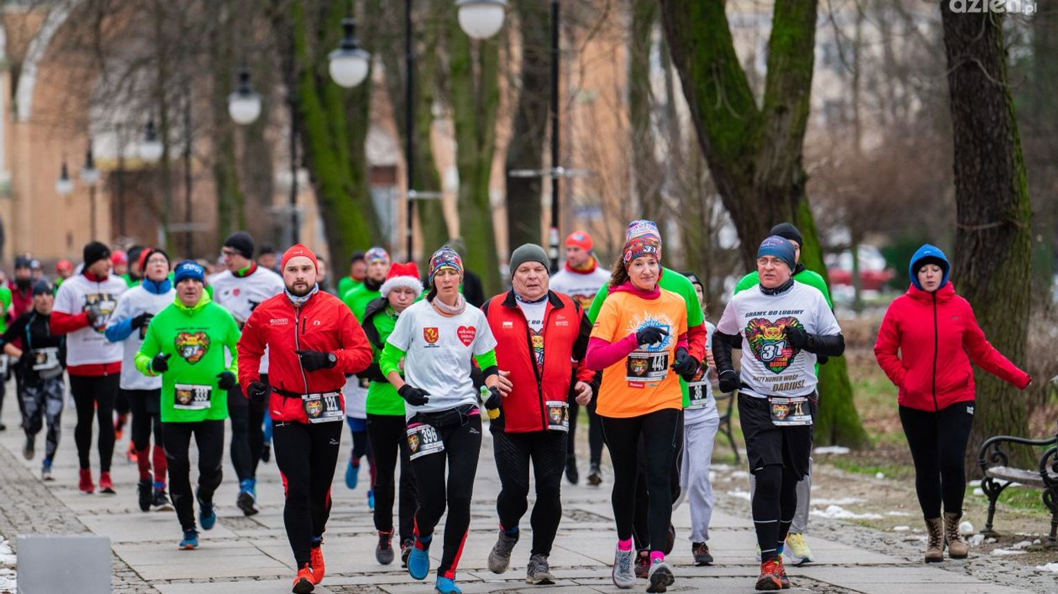 Blisko 20 tysięcy złotych od biegaczy dla WOŚP. 430 osób na starcie biegu