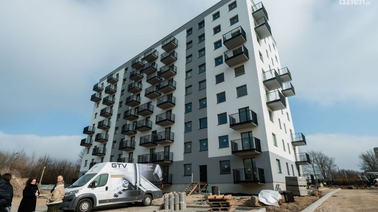 Informacje. Blok na Michałowie na finiszu