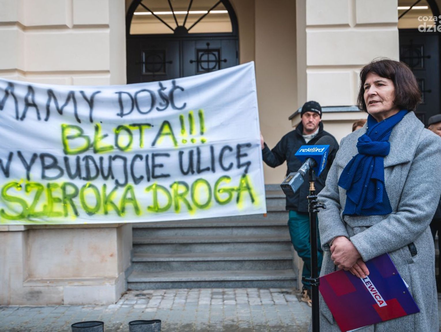 Protest mieszkańców ulicy Szeroka Droga (zdjęcia)
