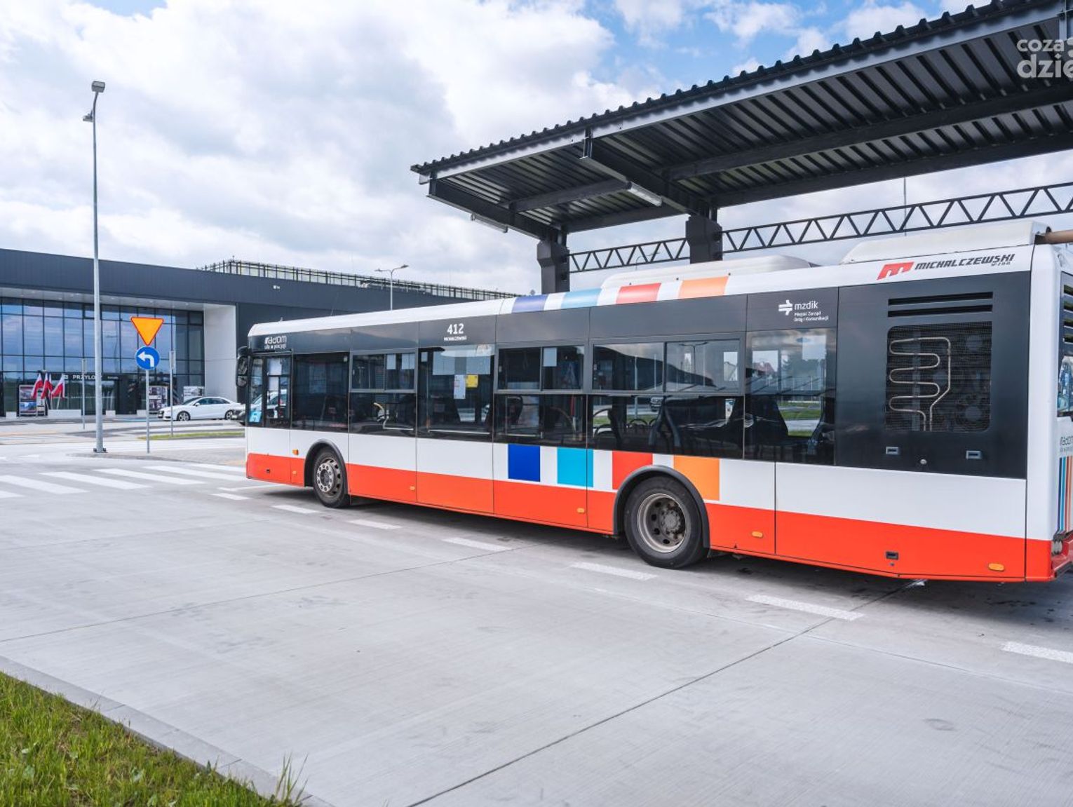 First Fly - pierwszy start samolotu rejsowego (zdjęcia)